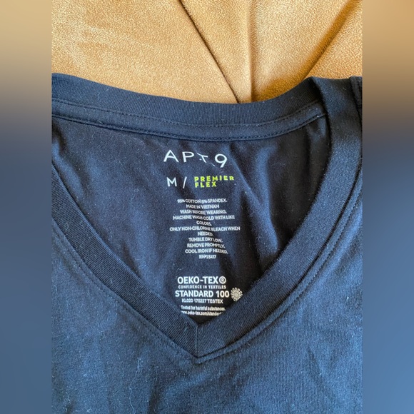 Apt. 9 | Shirts | Mens Apt 9 V Neck Tshirt Size M Nwt Short Sleeve ...